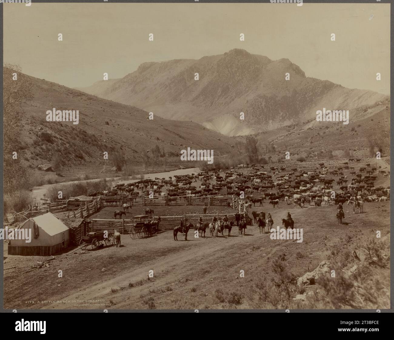 A cattle ranch on the cimarron Stock Photo - Alamy