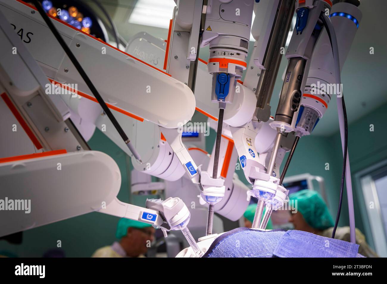 Minimalinvasive hi-res stock photography and images - Alamy