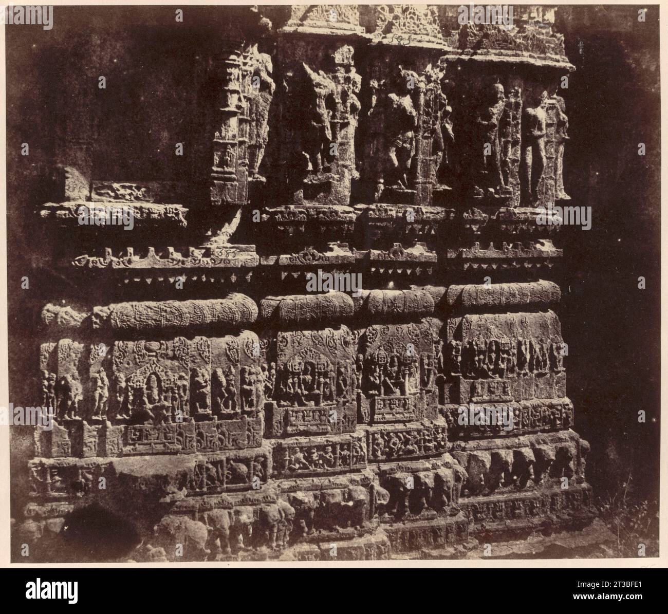 Close view of wall carvings, Bhadreshwar Jain Temple, Bhadreshwar ...