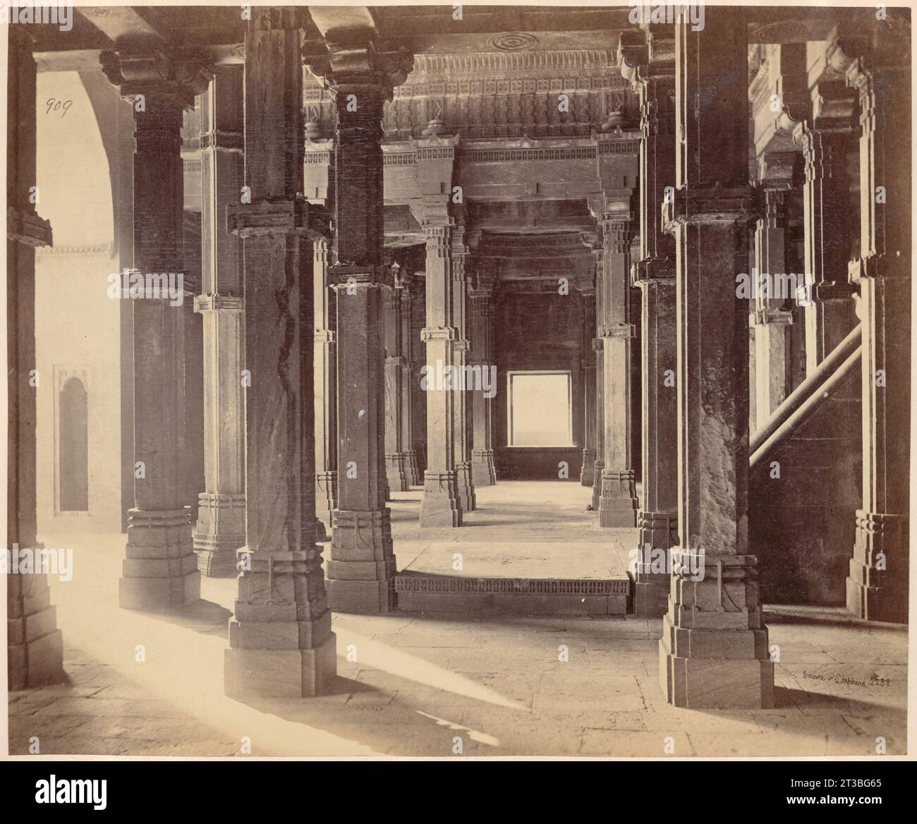The Rani ka Masjid, interior Stock Photo - Alamy