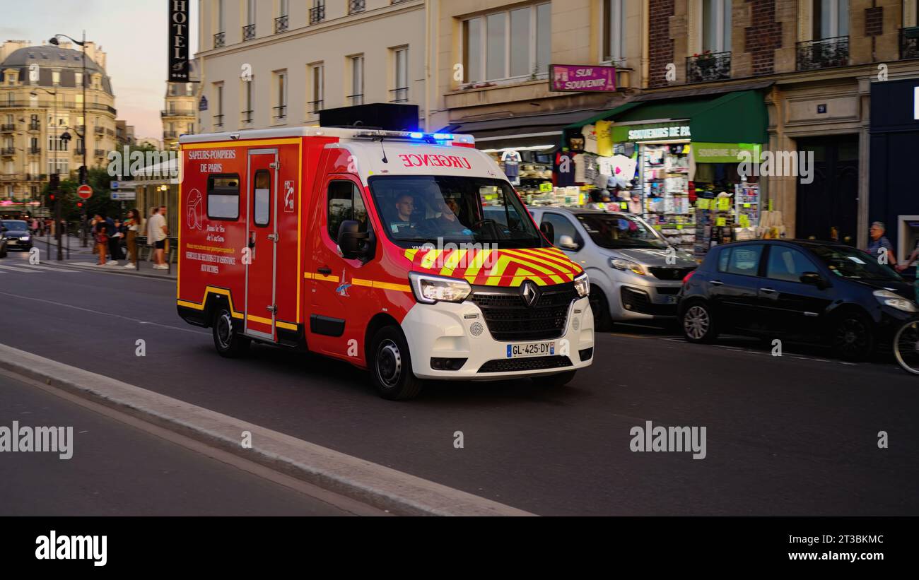 Ambulance paris france hi-res stock photography and images - Alamy