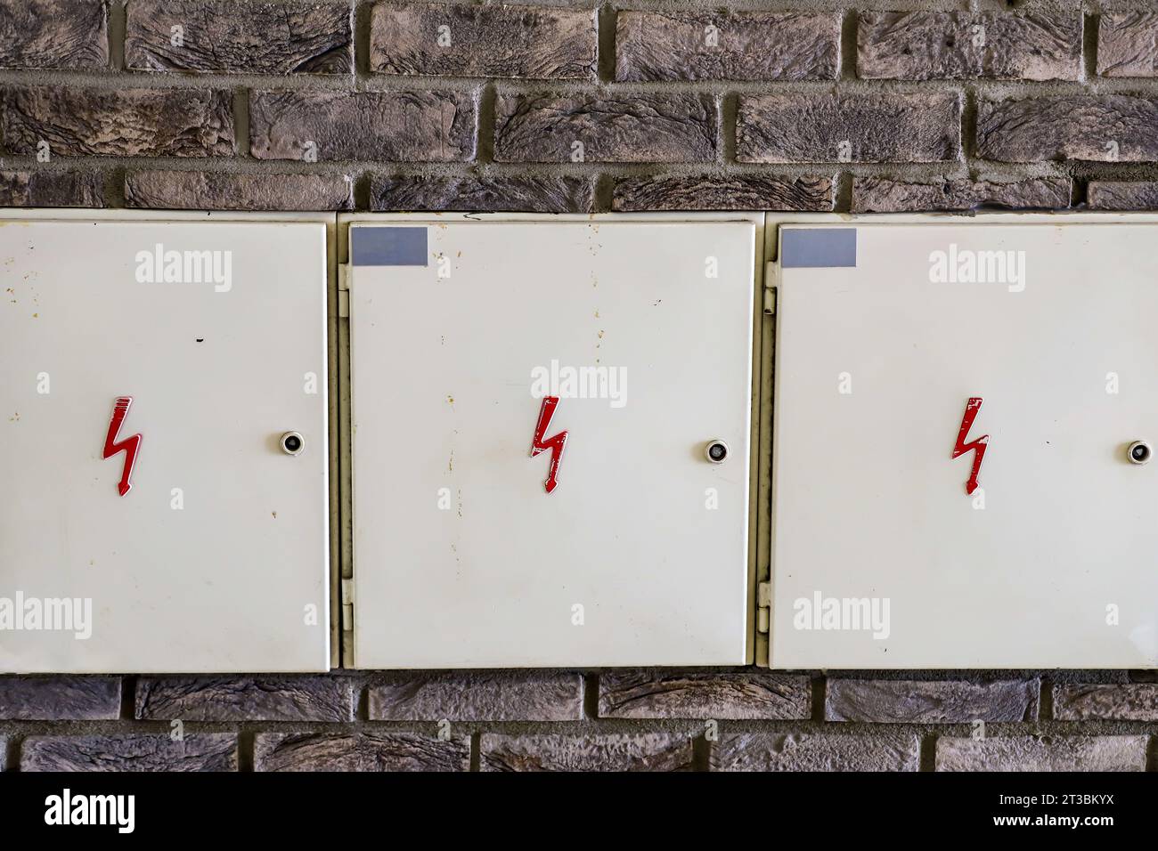Electrical mail hi-res stock photography and images - Alamy