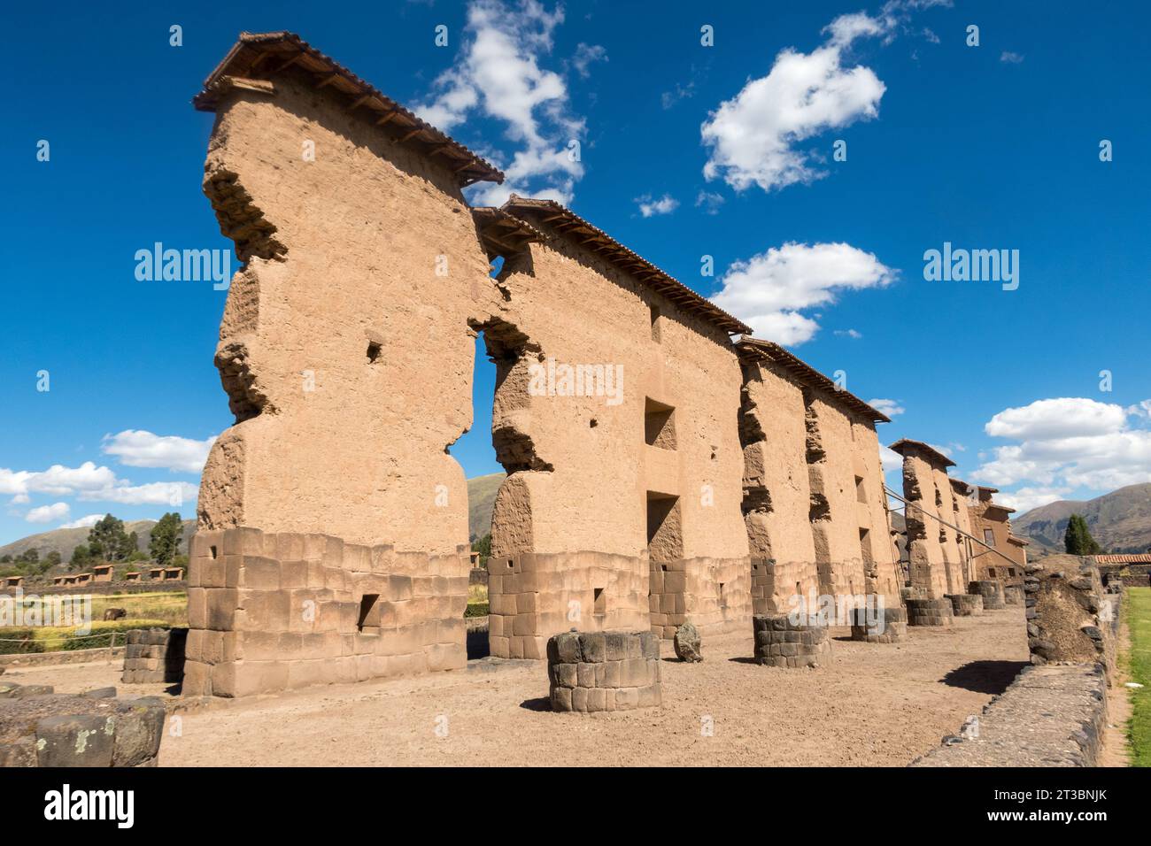 Temple of Wiraqocha, Raqchi, Peru Stock Photo - Alamy
