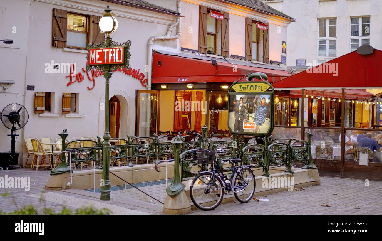 The small street cafes and restaurants in Paris Saint Germain - CITY OF ...