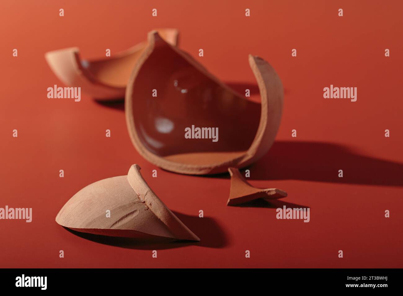 Broken teacup hi-res stock photography and images - Alamy