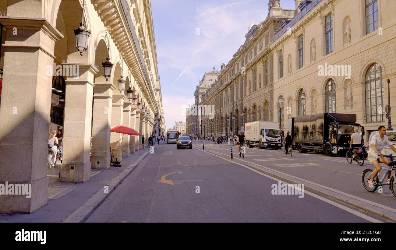 Night view downtown paris hi-res stock photography and images - Alamy