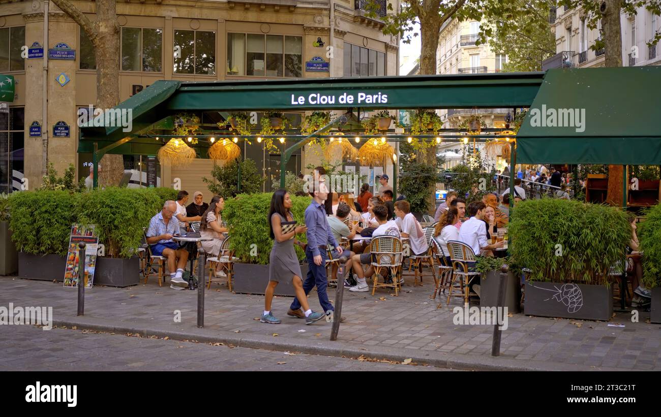 The small street cafes and restaurants in Paris Saint Germain - CITY OF ...