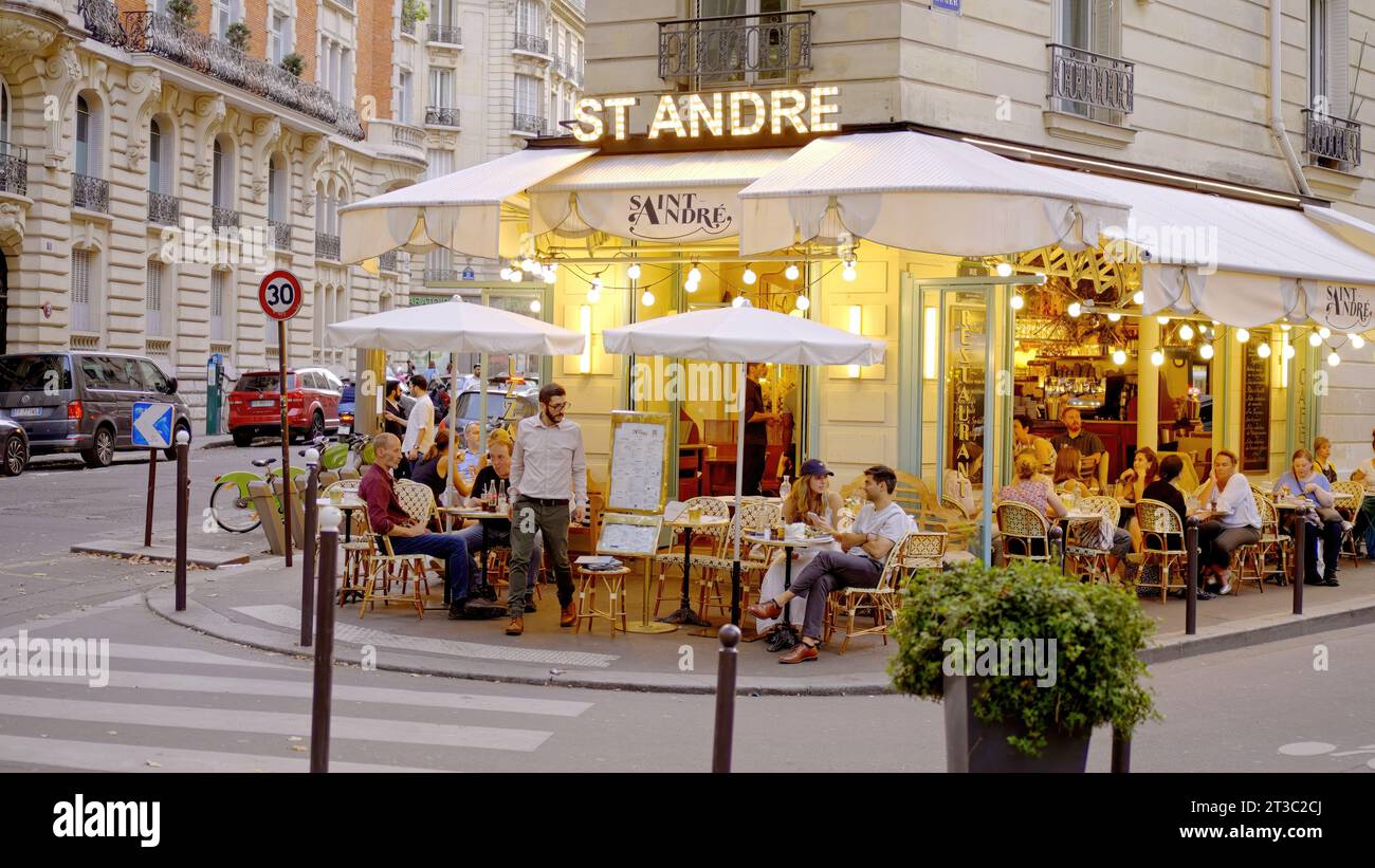 Small Street Cafe – 15 Creative small coffee shop design Ideas – NRWMRI