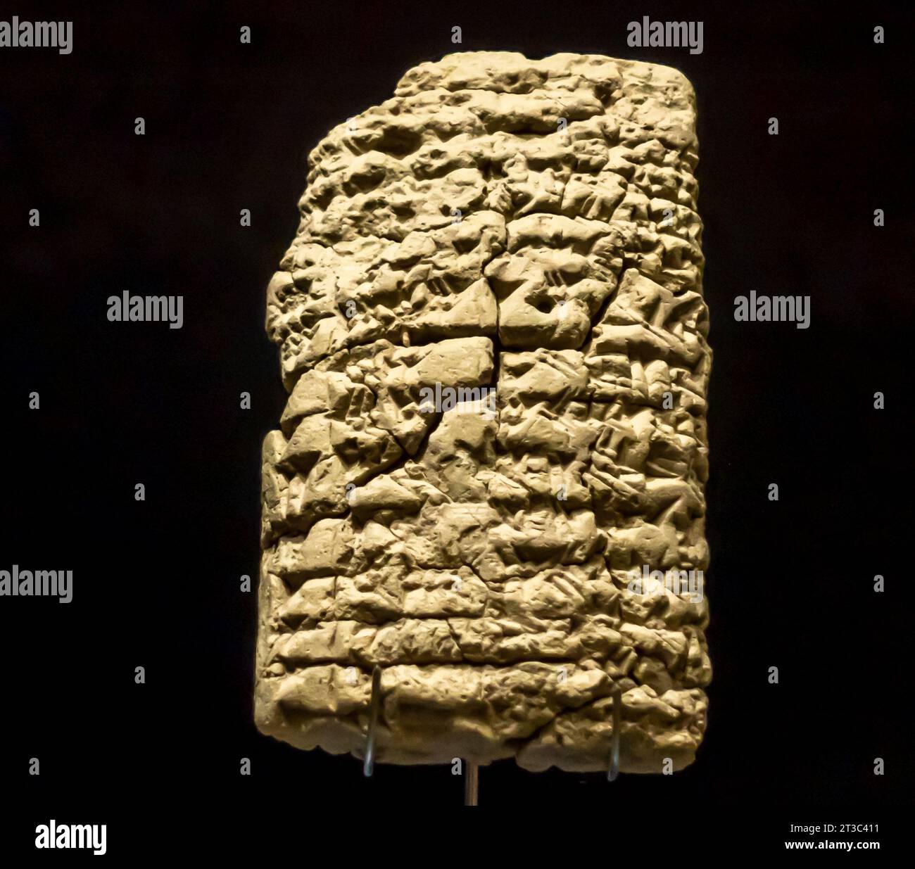 Akkadian cuneiform hi-res stock photography and images - Alamy