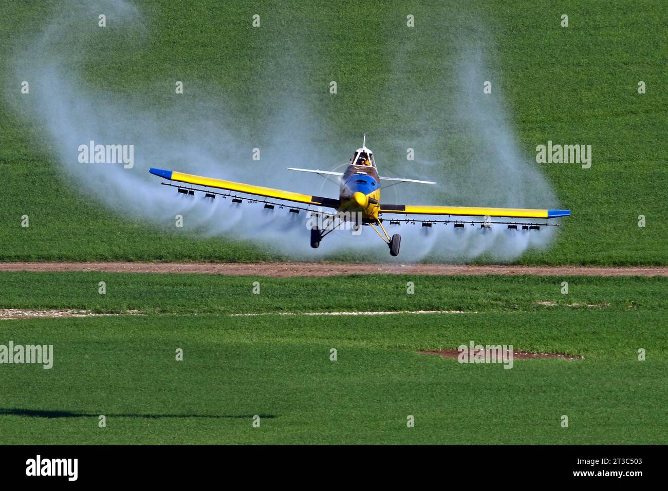 Israeli crop duster Turbo Thrush during a crop dusting mission in Hula ...