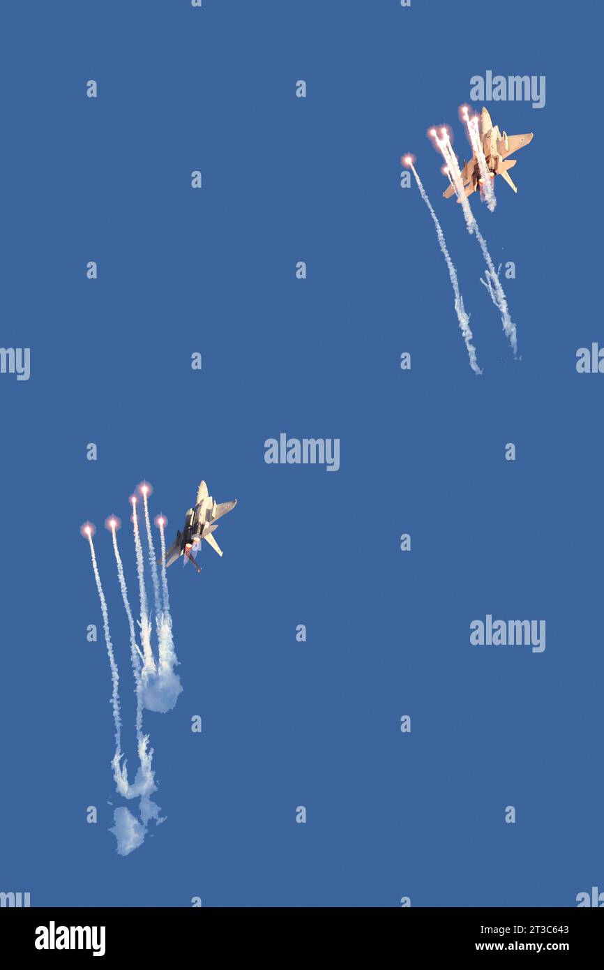 A pair of Israeli Air Force F-15's during an aerial dogfight Stock ...