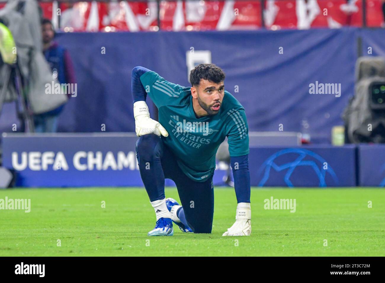 David Raya during the warmup before the UEFA Champions League match ...