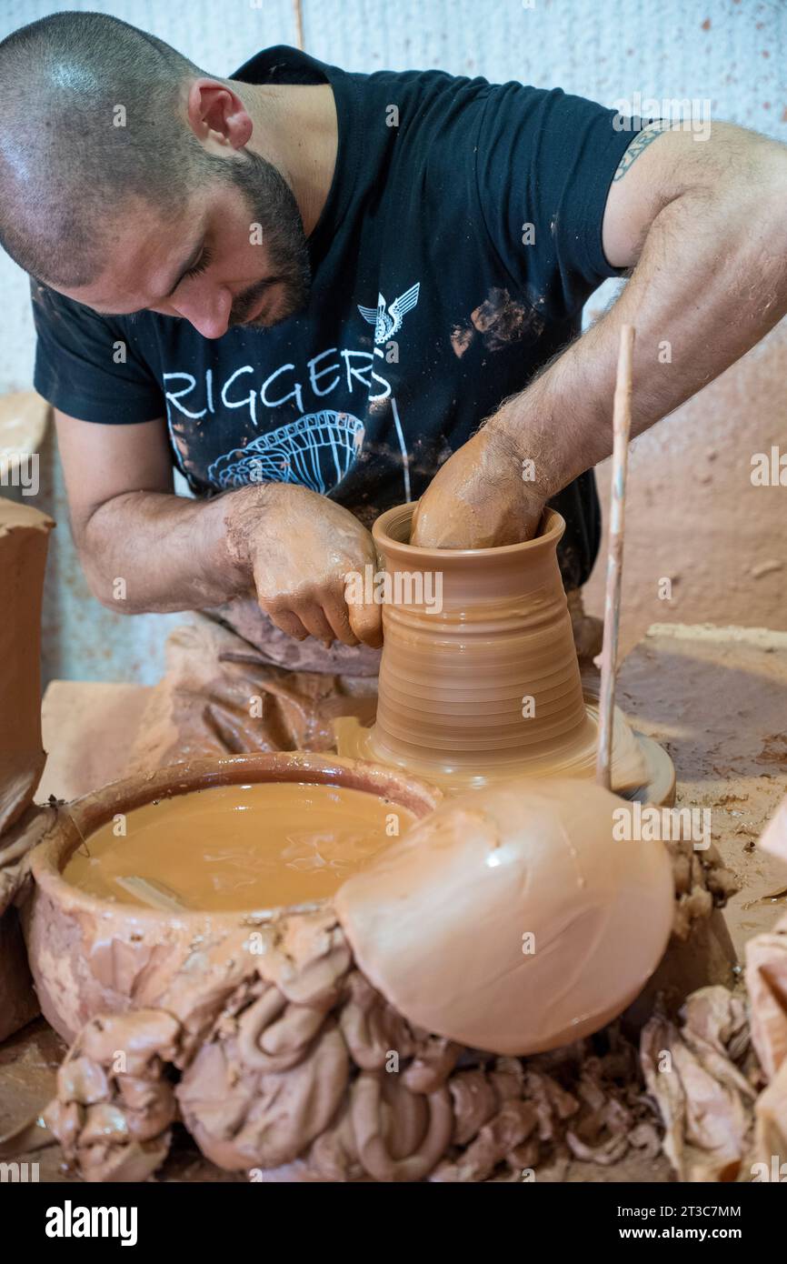 Olaria O Patalim, Patalim Pottery Factory, Corval, Alentejo, Portugal ...