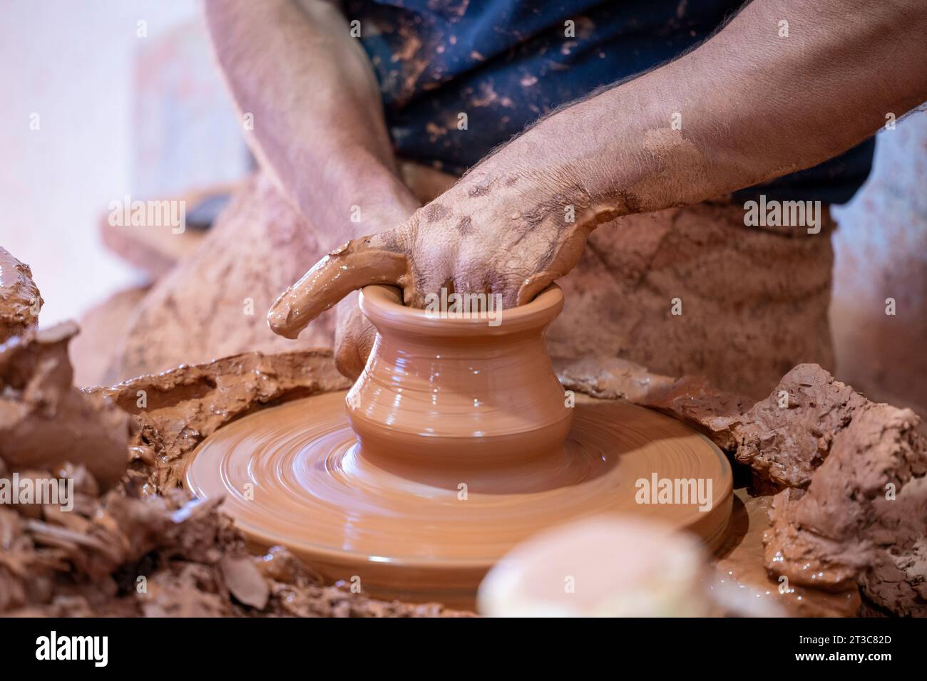 Olaria O Patalim, Patalim Pottery Factory, Rui Patalim, master potter ...