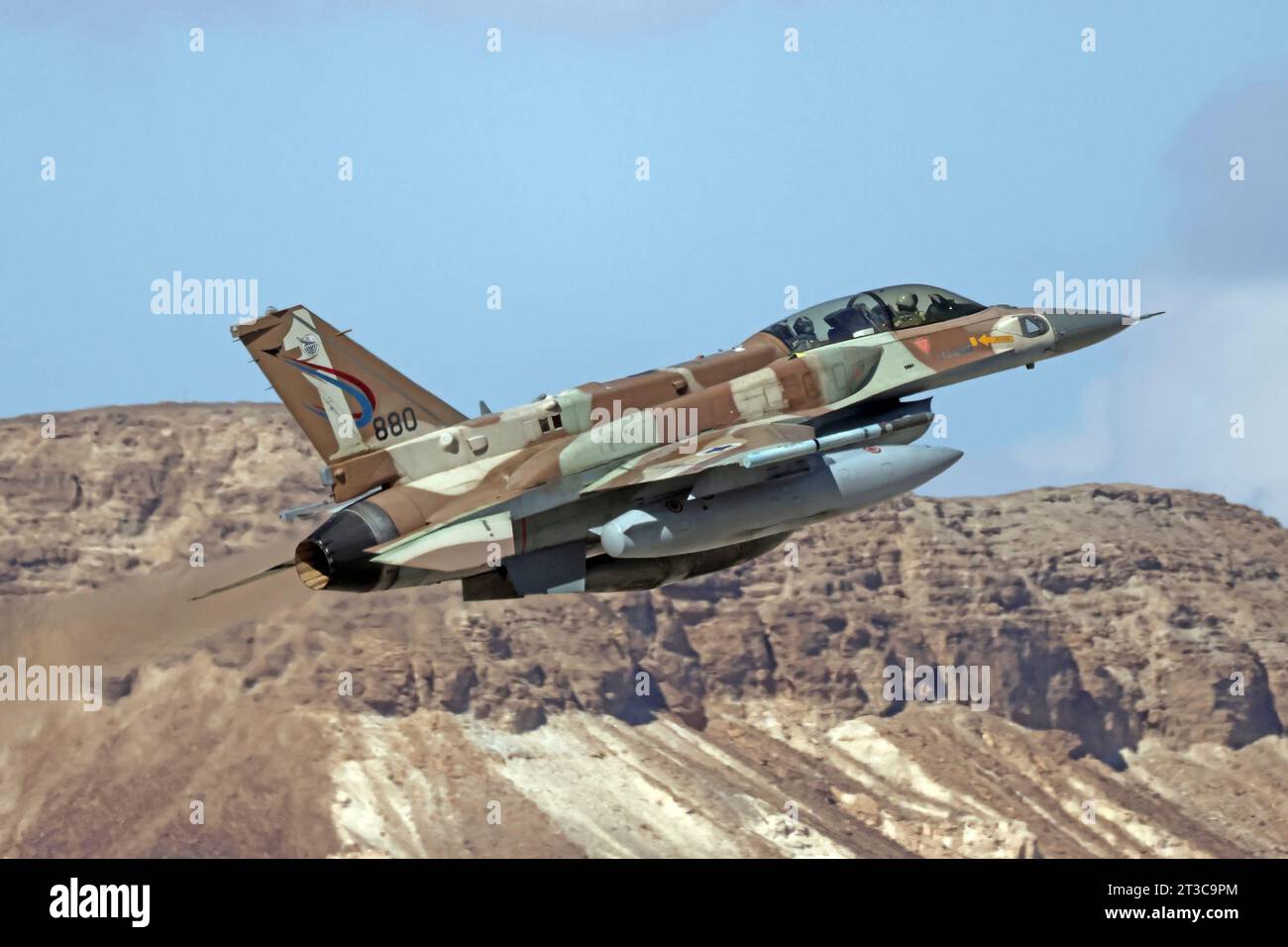 An Israeli Air Force F-16I Sufa taking off Stock Photo - Alamy