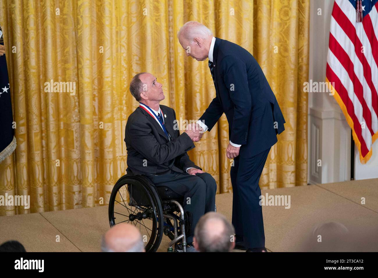 Washington, United States. 24th Oct, 2023. President Joe Biden awards ...