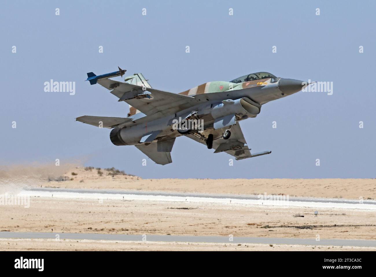 An Israeli Air Force F-16I Sufa taking off Stock Photo - Alamy
