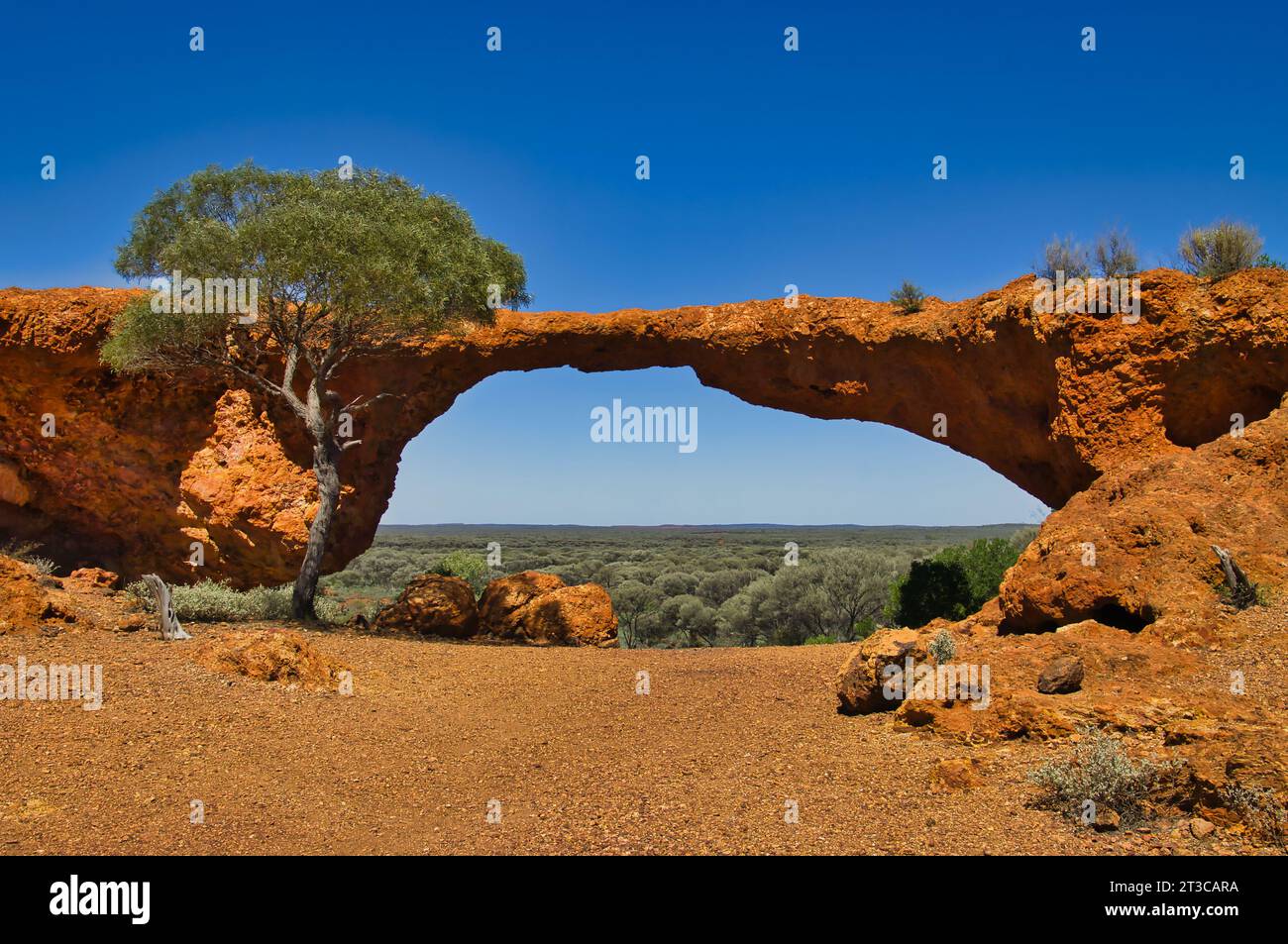 Red sandstone landscape arch hi-res stock photography and images - Alamy