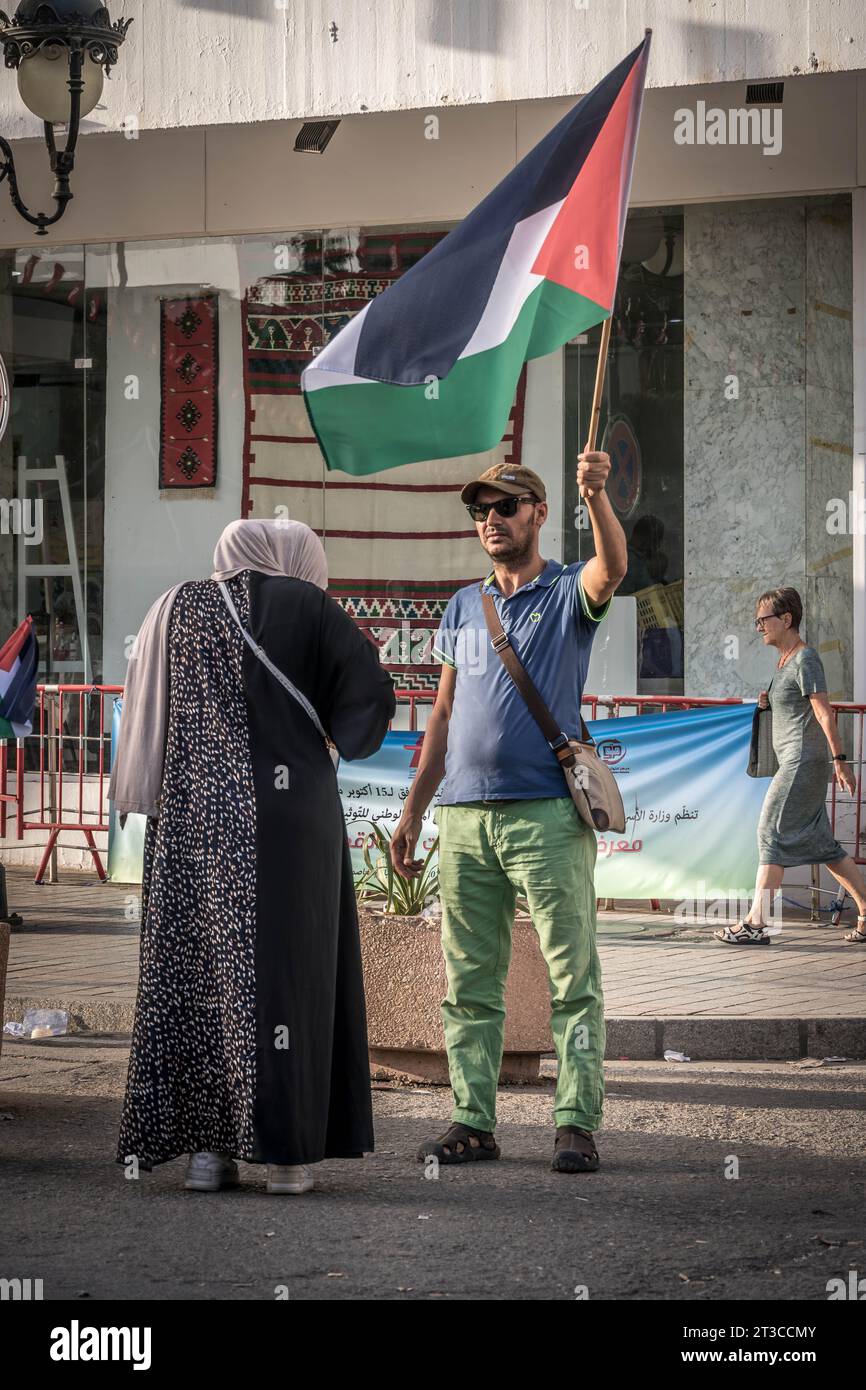 Keffiyeh boy hi-res stock photography and images - Alamy