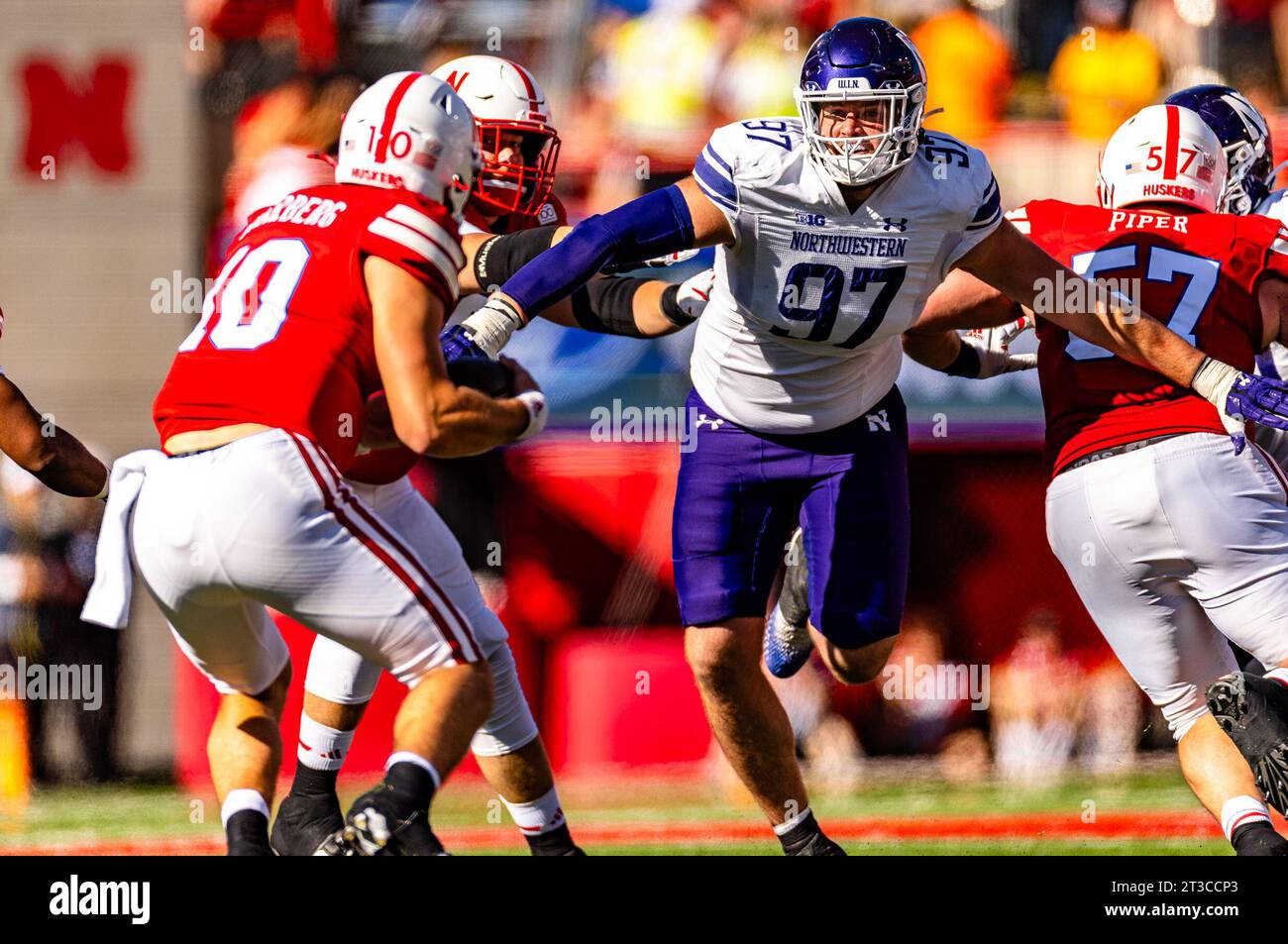 Lincoln, NE. U.S. 21st Oct, 2023. Northwestern Wildcats defensive ...