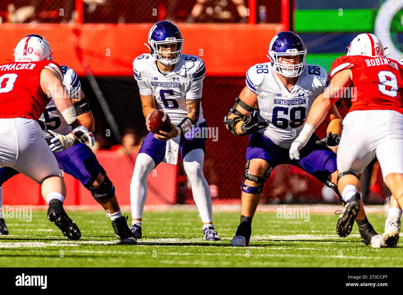 Lincoln, NE. U.S. 21st Oct, 2023. Northwestern Wildcats quarterback ...