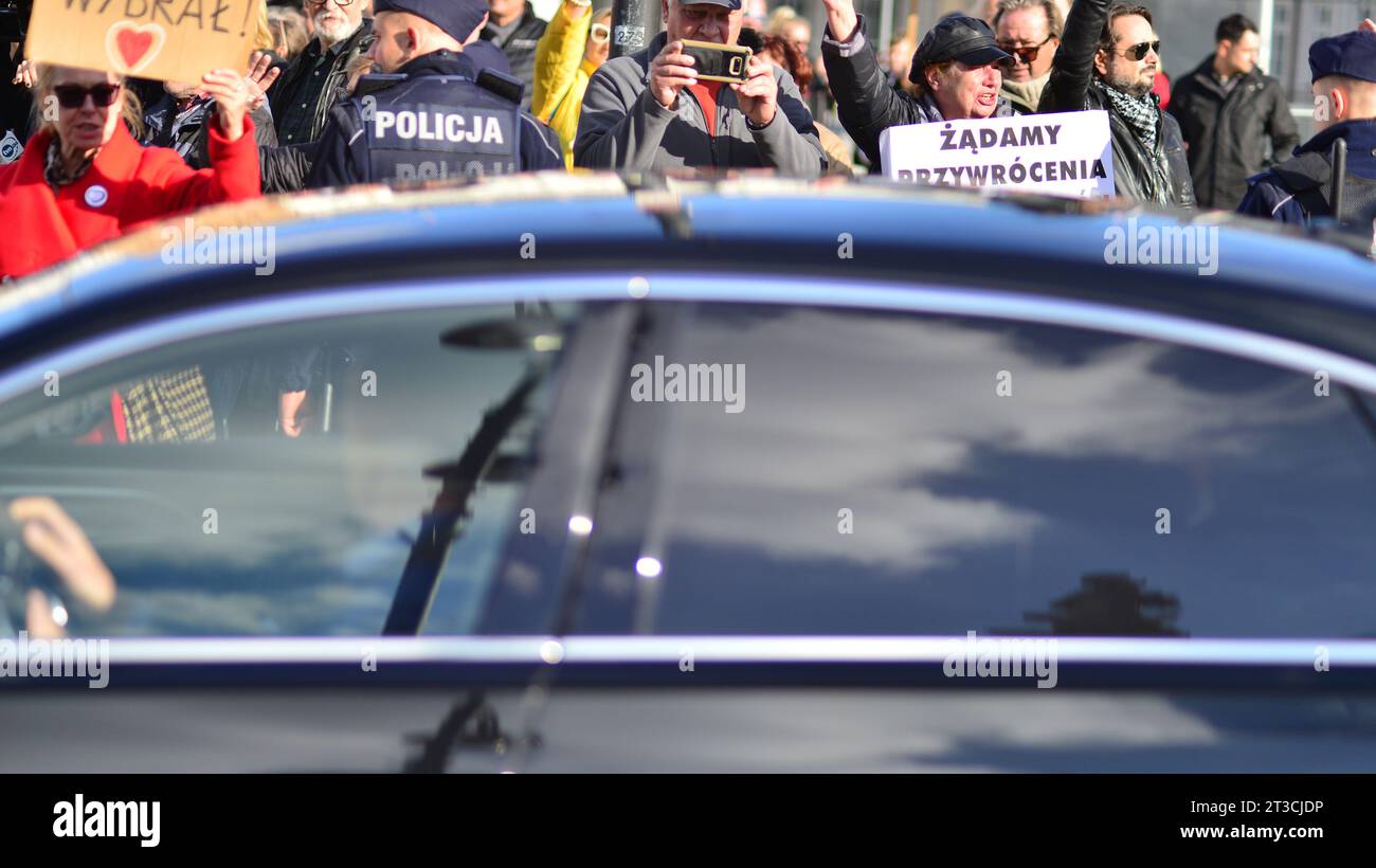 Warsaw, Poland. 24 October 2023. The convoy of the opposition candidate ... Warsaw, Poland. 24 October 2023. The convoy of the opposition candidate ...