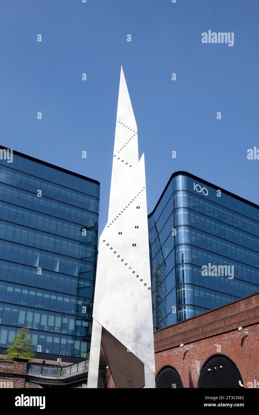Metal scuplture by Mel Chantry in Greengate Square, Salfrod, Manchester ...