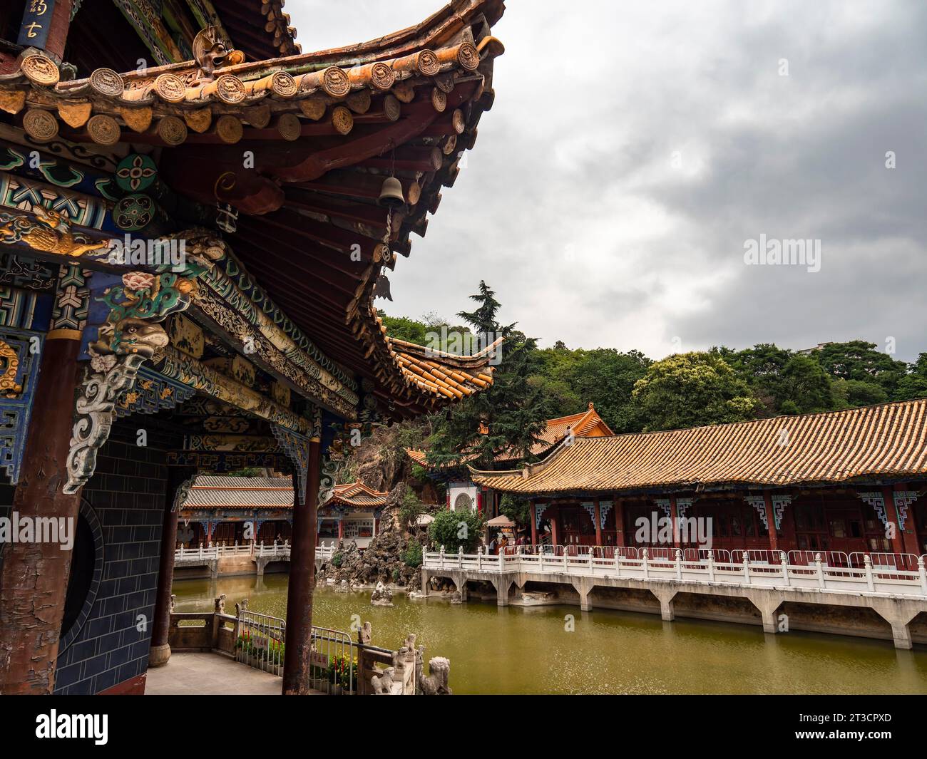 Chinese roofs, Yuantong Temple, Kunming, Yunnan, China Stock Photo - Alamy