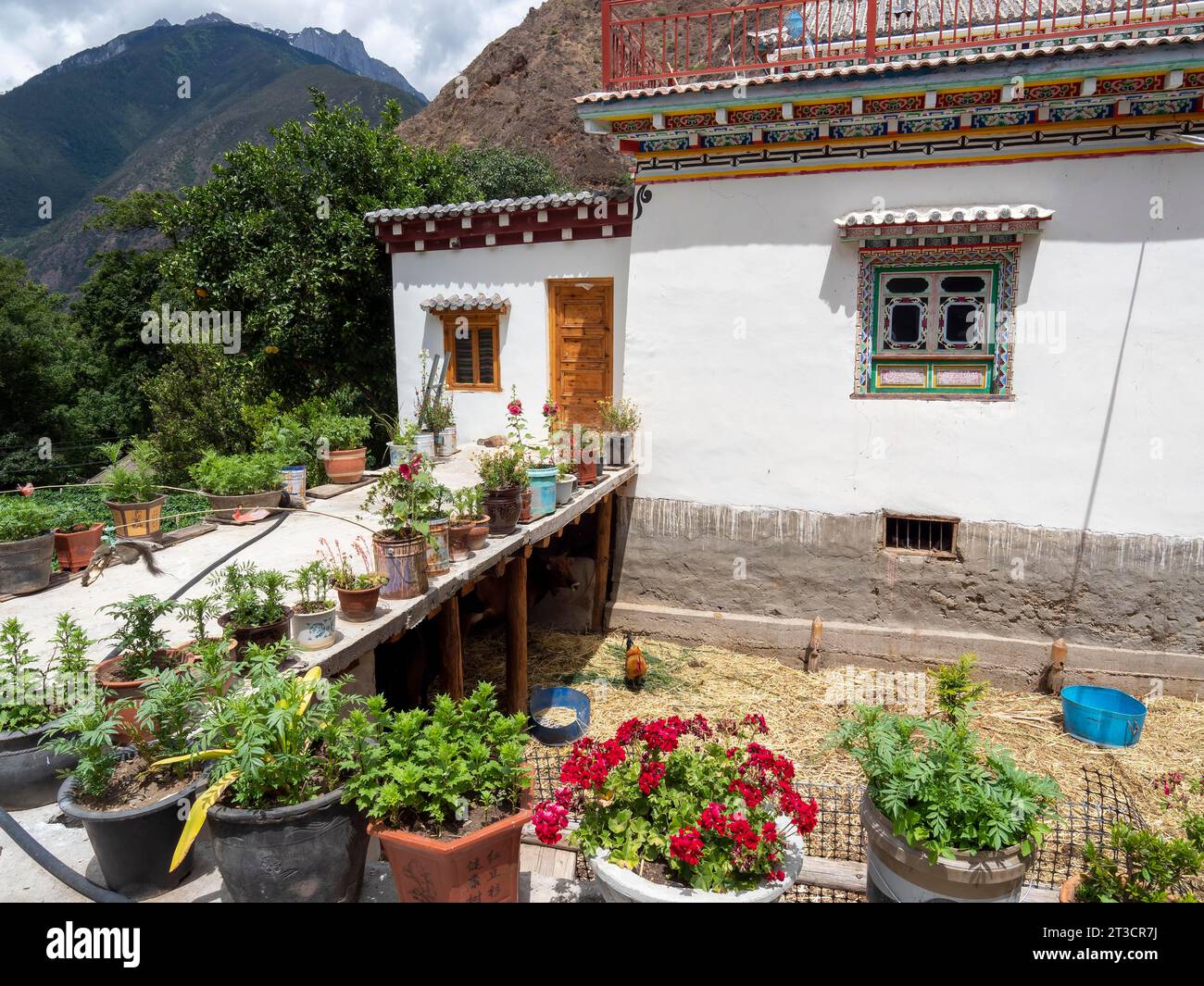 Tibetan village in china hi-res stock photography and images - Alamy