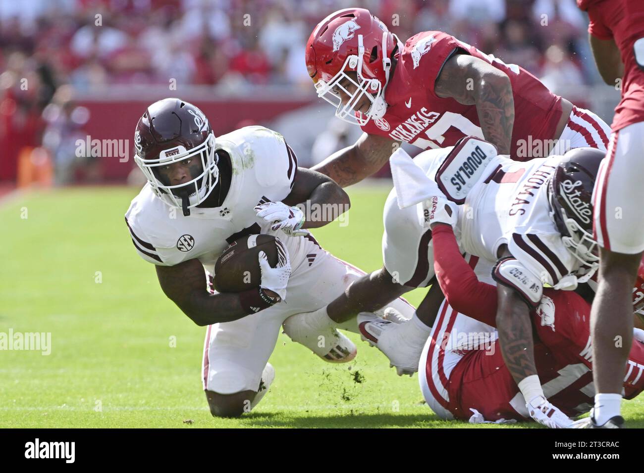 Mississippi State running back Jo'Quavious Marks (7) is tackled by ...