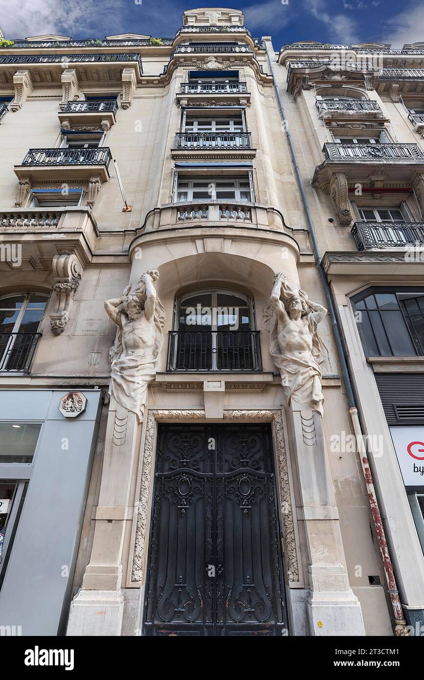 Paris building design hi-res stock photography and images - Alamy