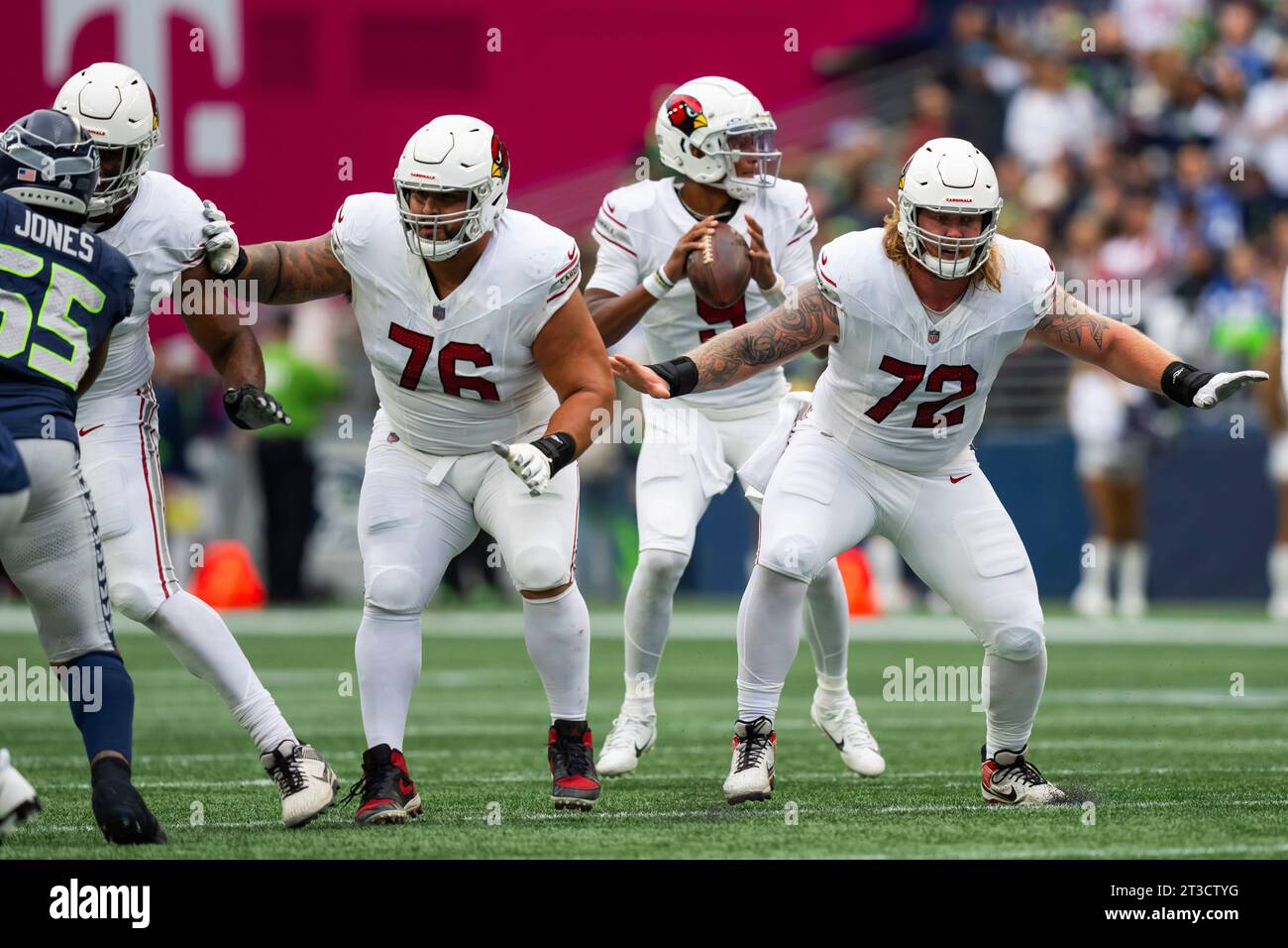 Arizona Cardinals guard Will Hernandez (76) and guard Hjalte Froholdt ...