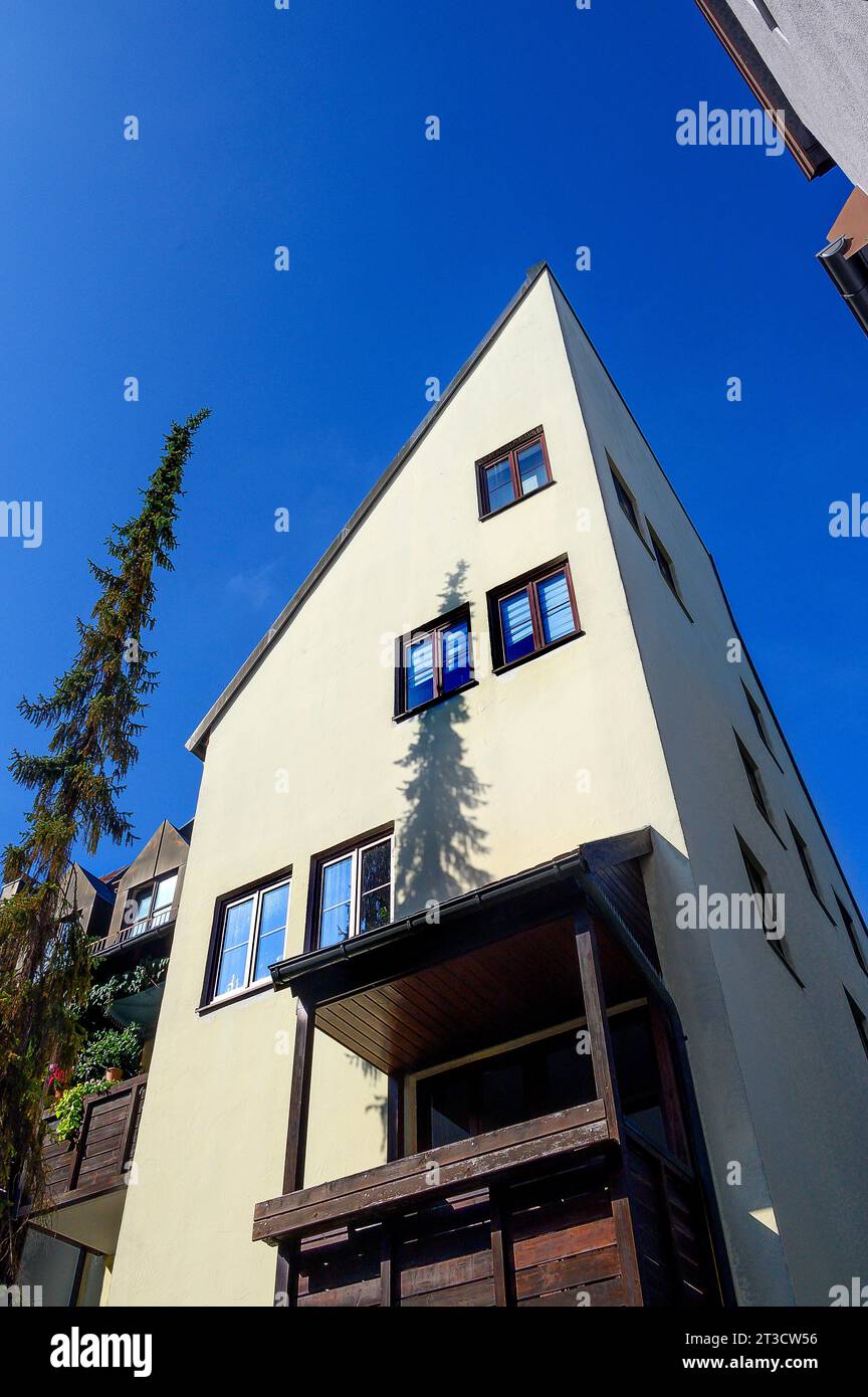 Unconventional, acute-angled house facade, Kempten, Allgaeu, Bavaria ...
