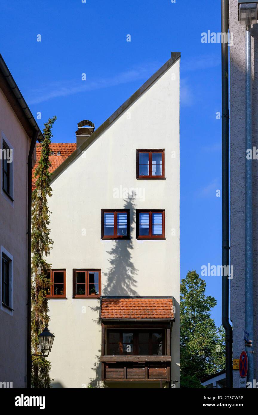 Unconventional, acute-angled house facade, Kempten, Allgaeu, Bavaria ...