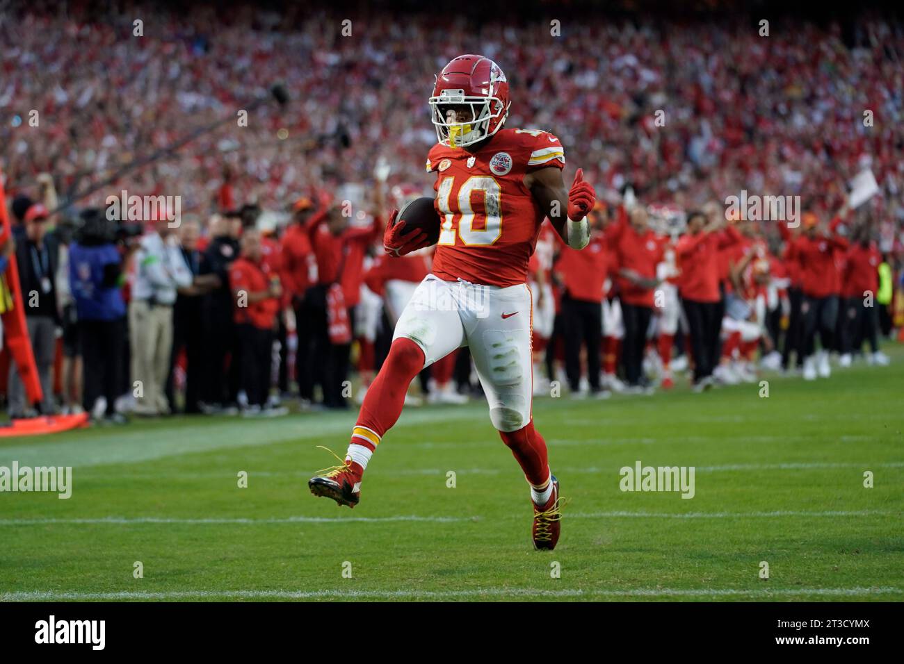 Kansas City Chiefs running back Isiah Pacheco (10) runs for a touchdown ...