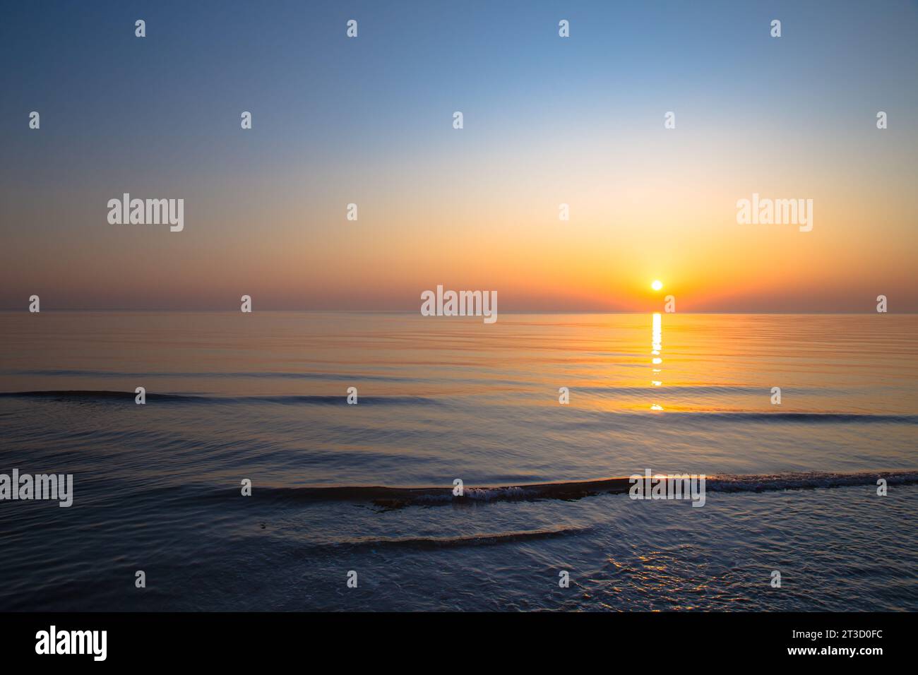 Smooth calm sea water surface hi-res stock photography and images - Alamy