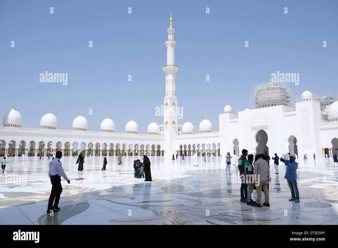 Magnificent Sheikh Zayed Grand Mosque In Abu Dhabi A Masterpiece Of