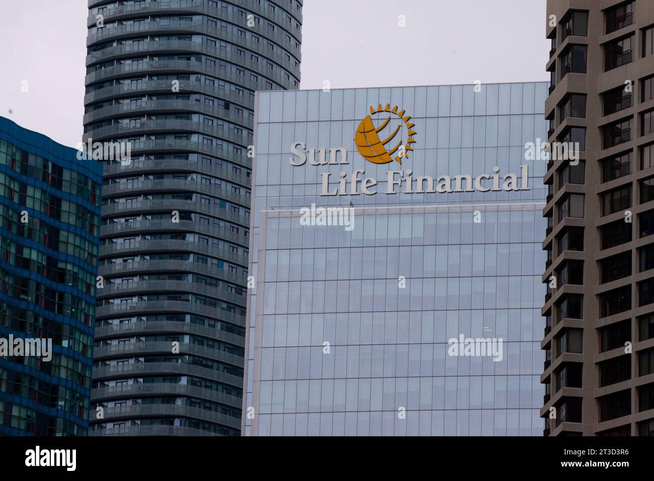 Sun life insurance company logo hi-res stock photography and images - Alamy