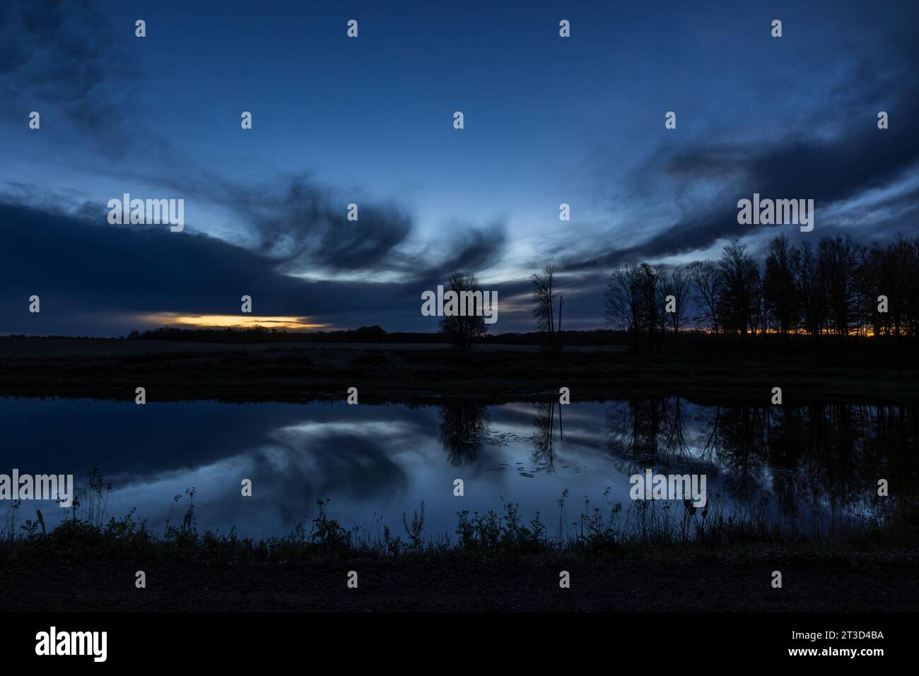 Beautiful early morning scene along hi-res stock photography and images ...