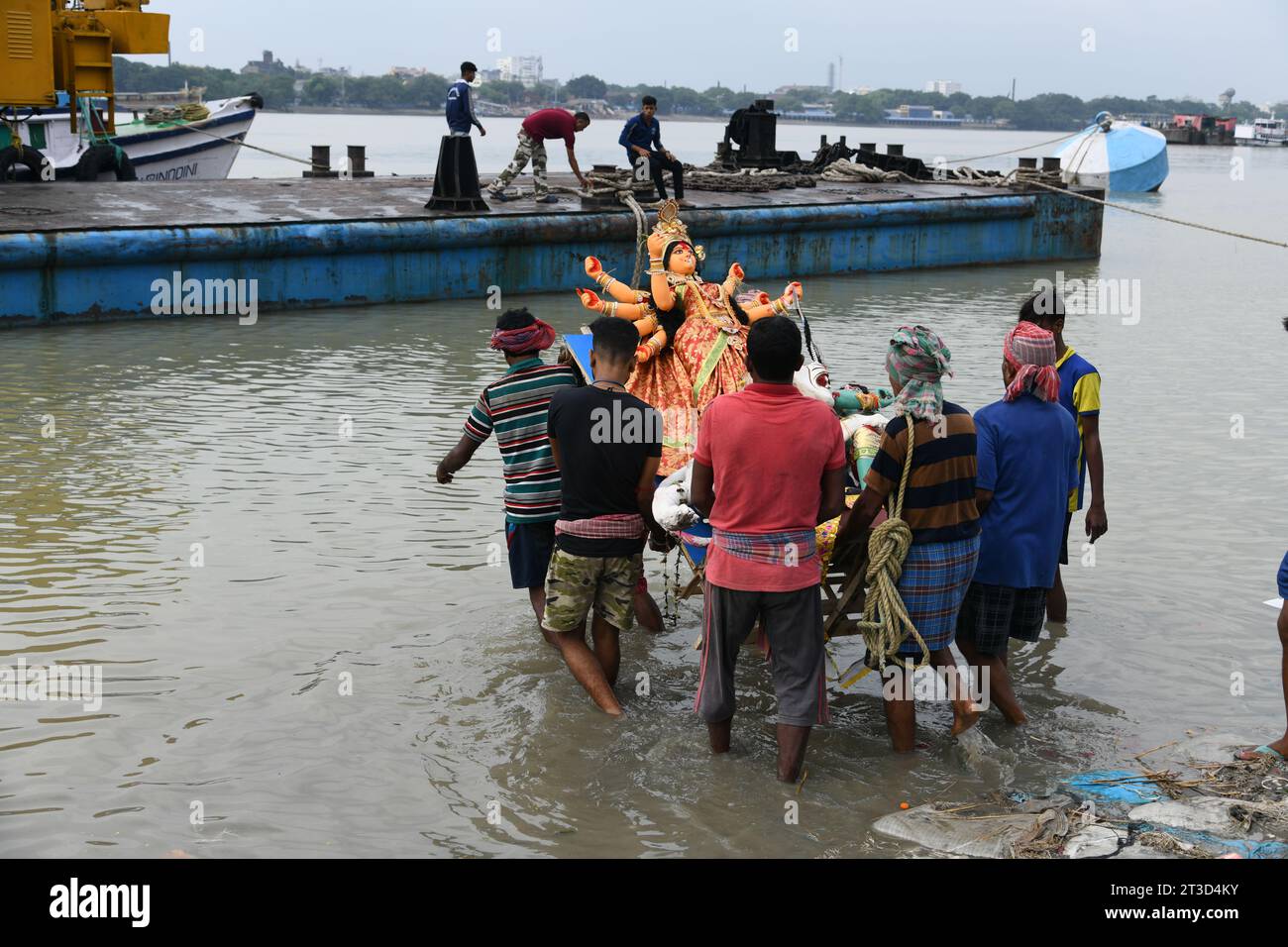 India, India. 24th Oct, 2023. Durga idol immersion ceremony or Visarjan ...