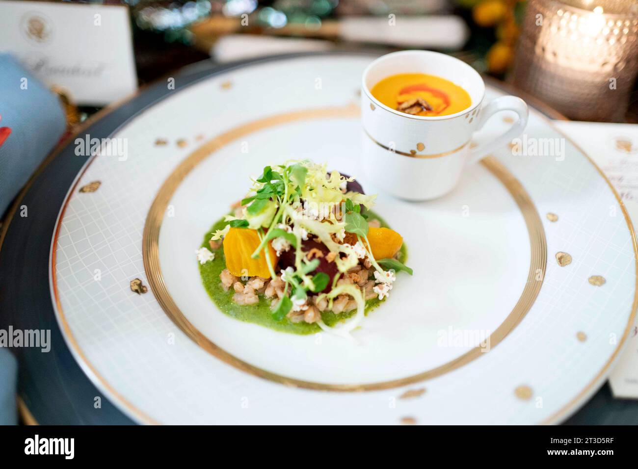 White house state dinner menu hi-res stock photography and images - Alamy