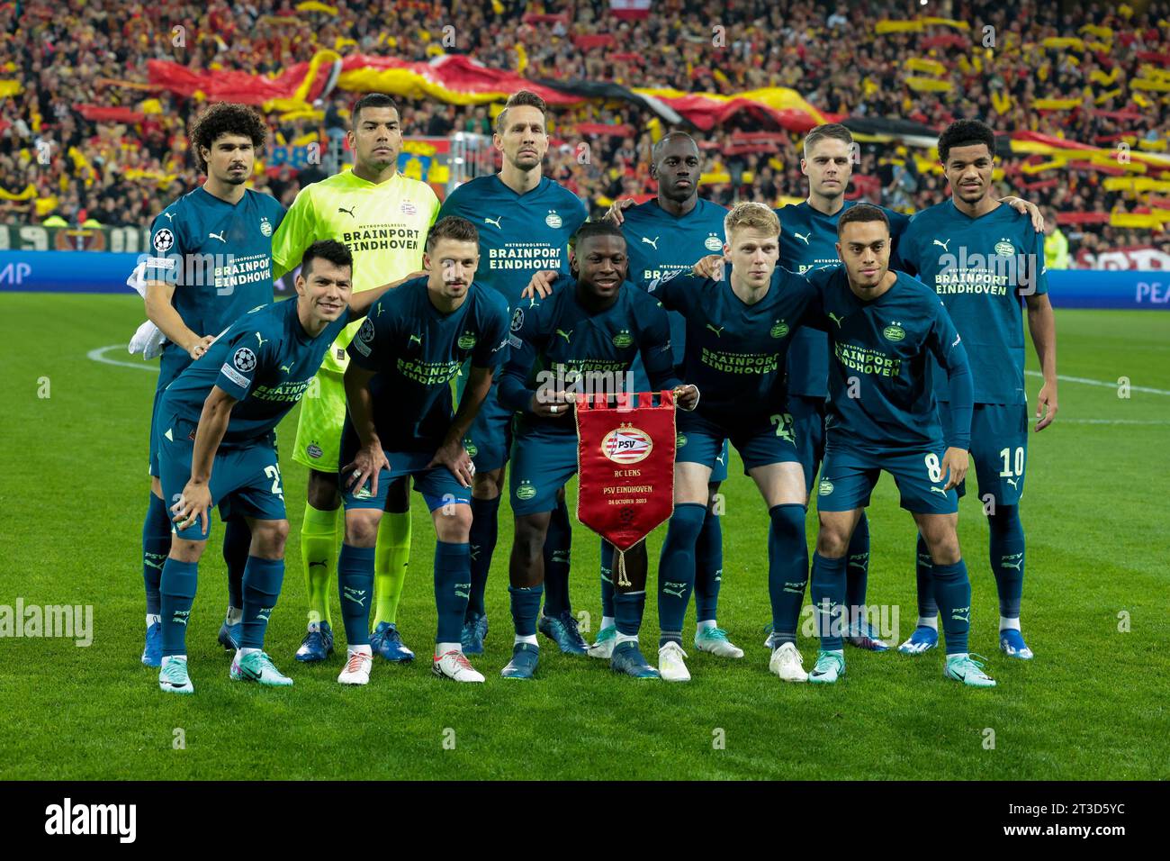 Lens, France. 24th Oct, 2023. Team RC Lens poses before the UEFA ...