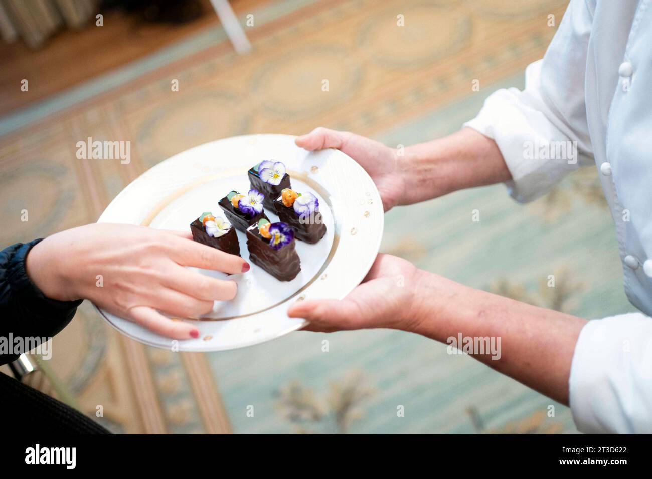 White house state dinner menu hi-res stock photography and images - Alamy