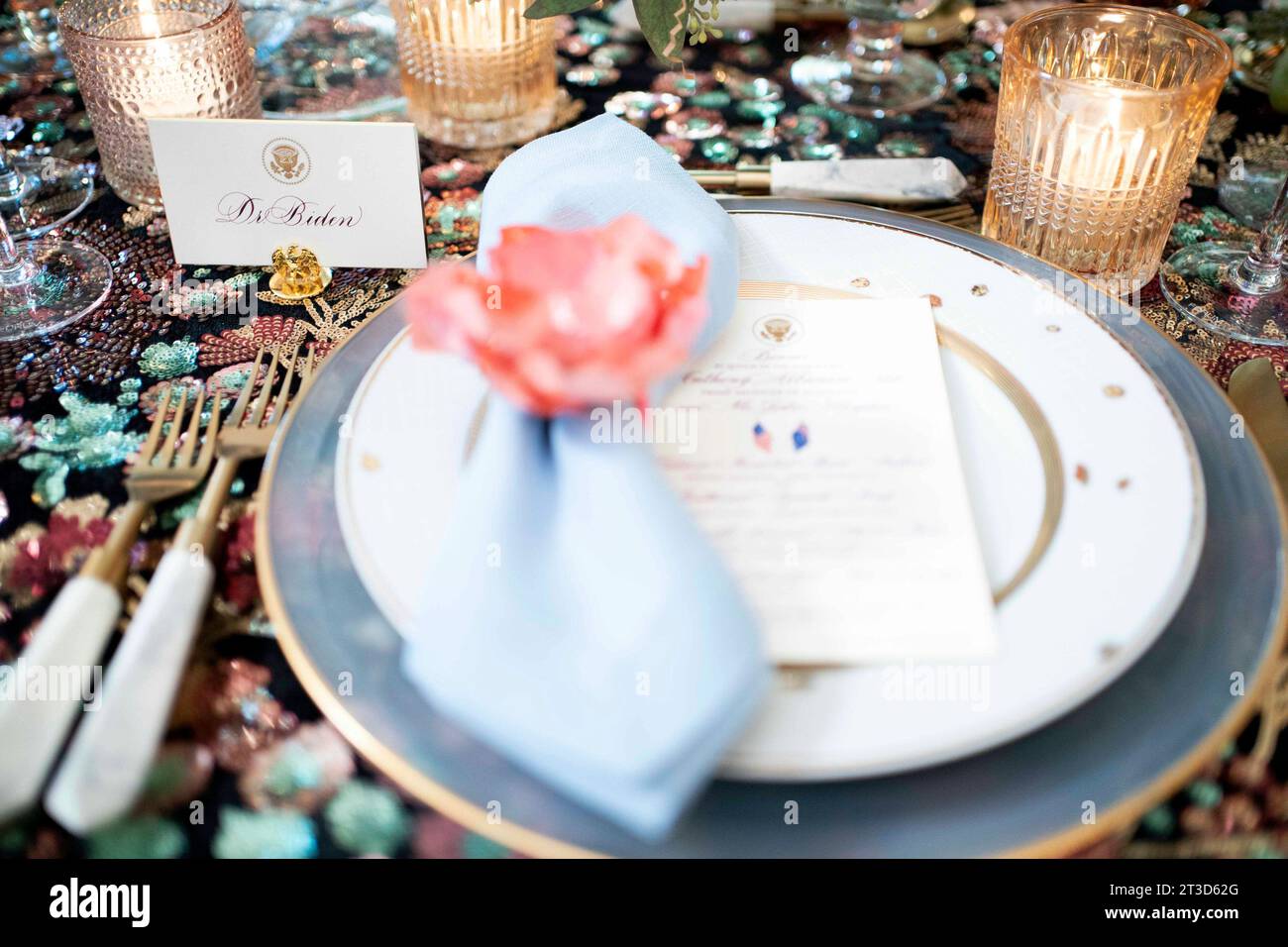 White house state dinner menu hi-res stock photography and images - Alamy