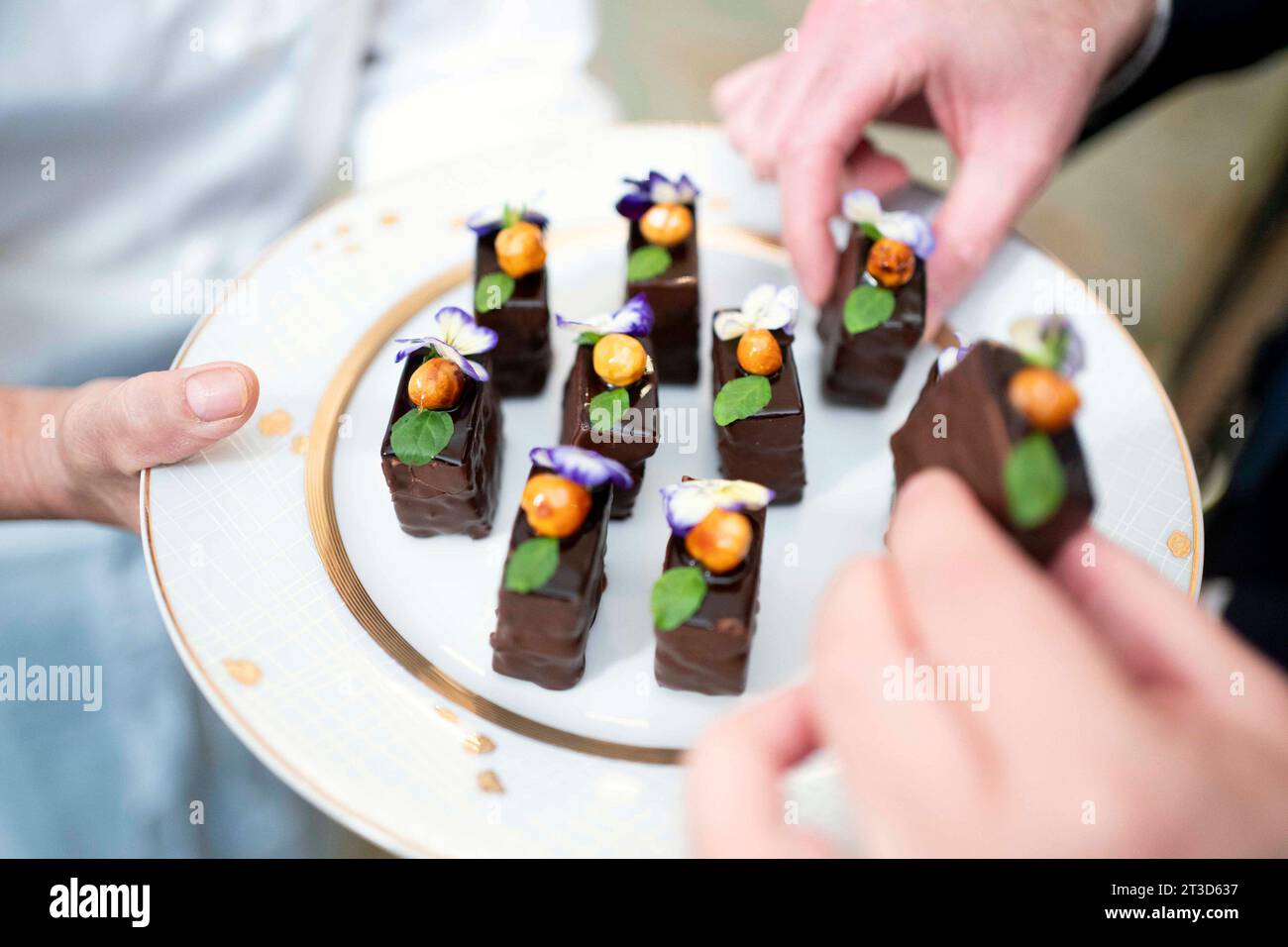 White house state dinner menu hi-res stock photography and images - Alamy