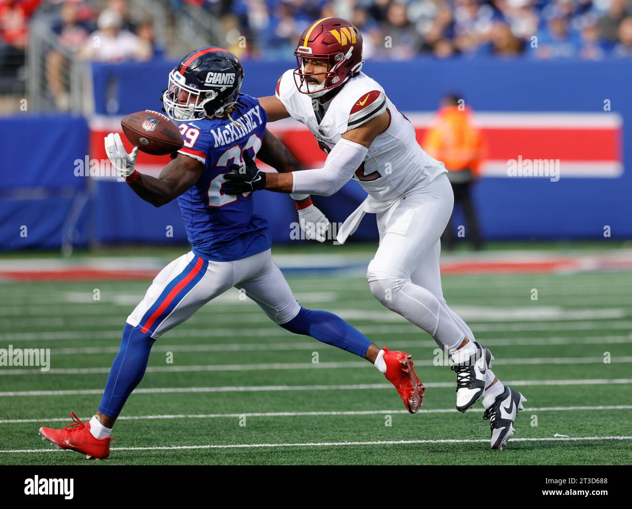 New York Giants Xavier McKinney (29) deflecting the pass to Washington ...