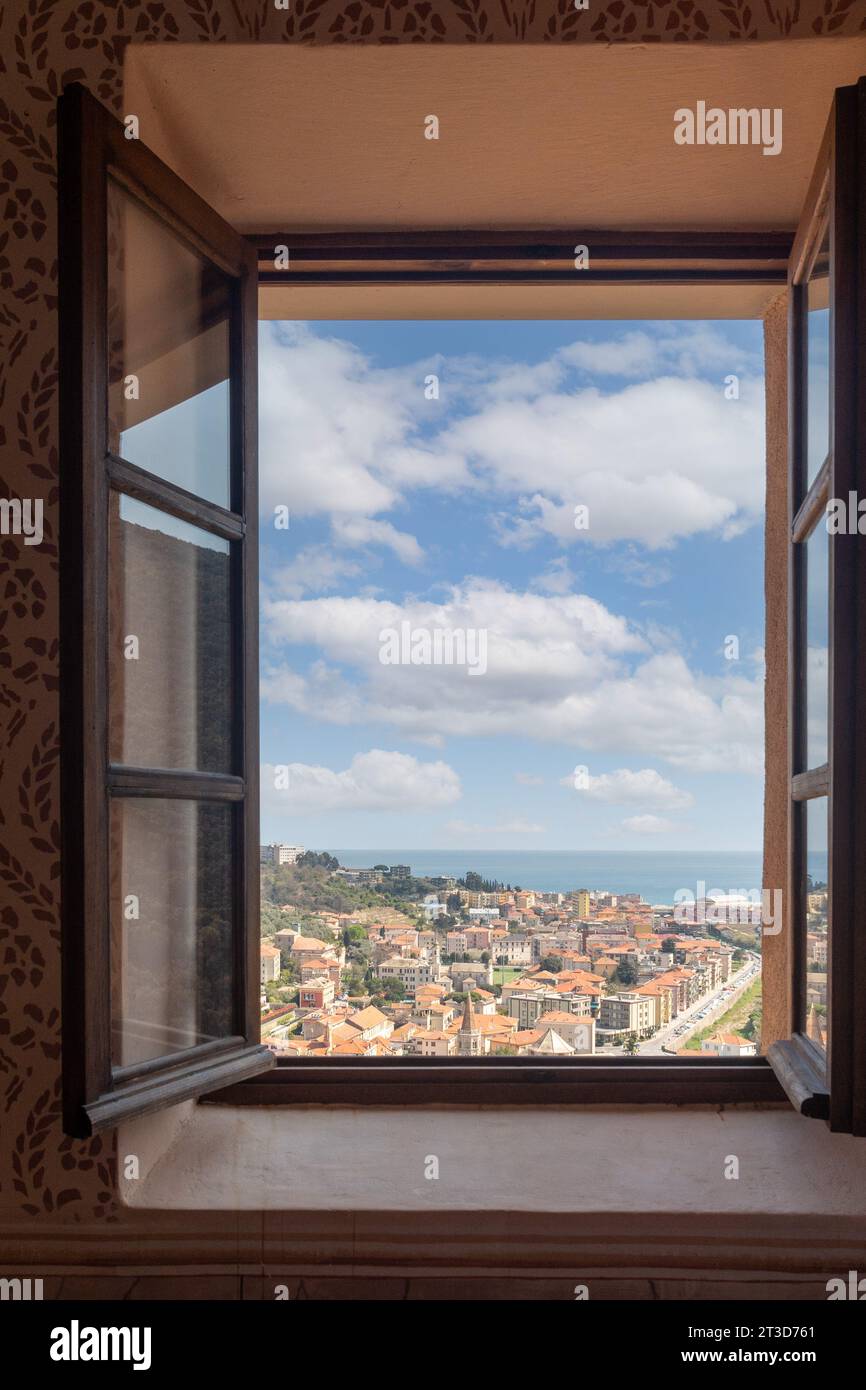 Scenic view from window sea hi-res stock photography and images - Alamy