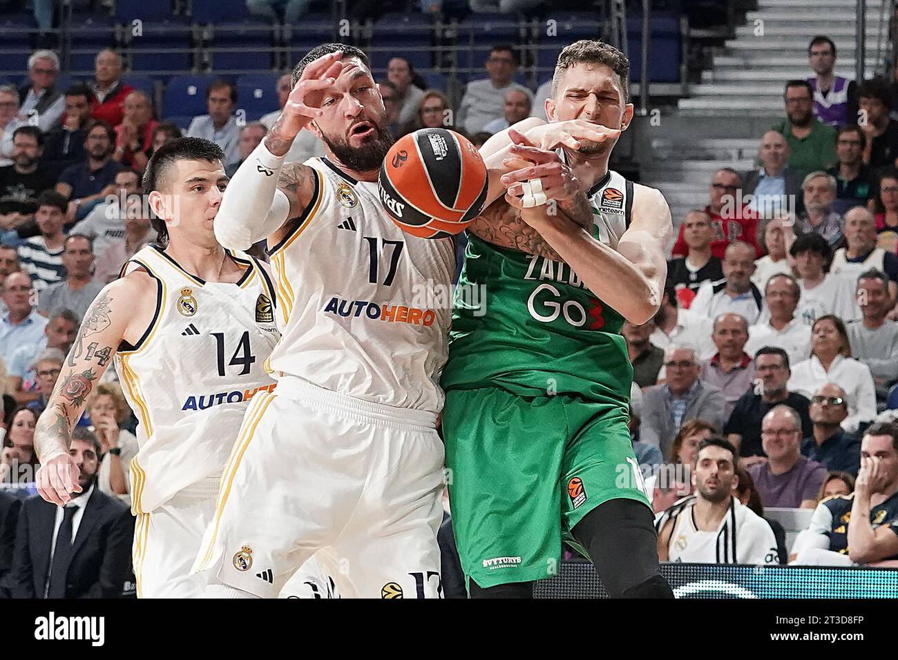 Madrid, Spain. 17th Oct, 2023. Real Madrid's Vincent Poirier (l) and ...