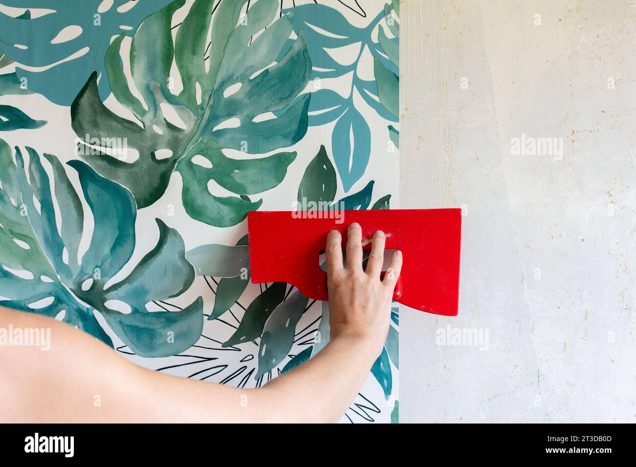 Installing wallpaper hi-res stock photography and images - Alamy