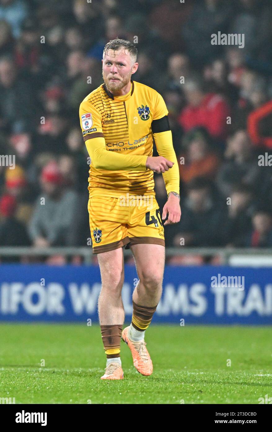Aiden O'Brien 40# of Sutton United Football Club, during the Sky Bet ...